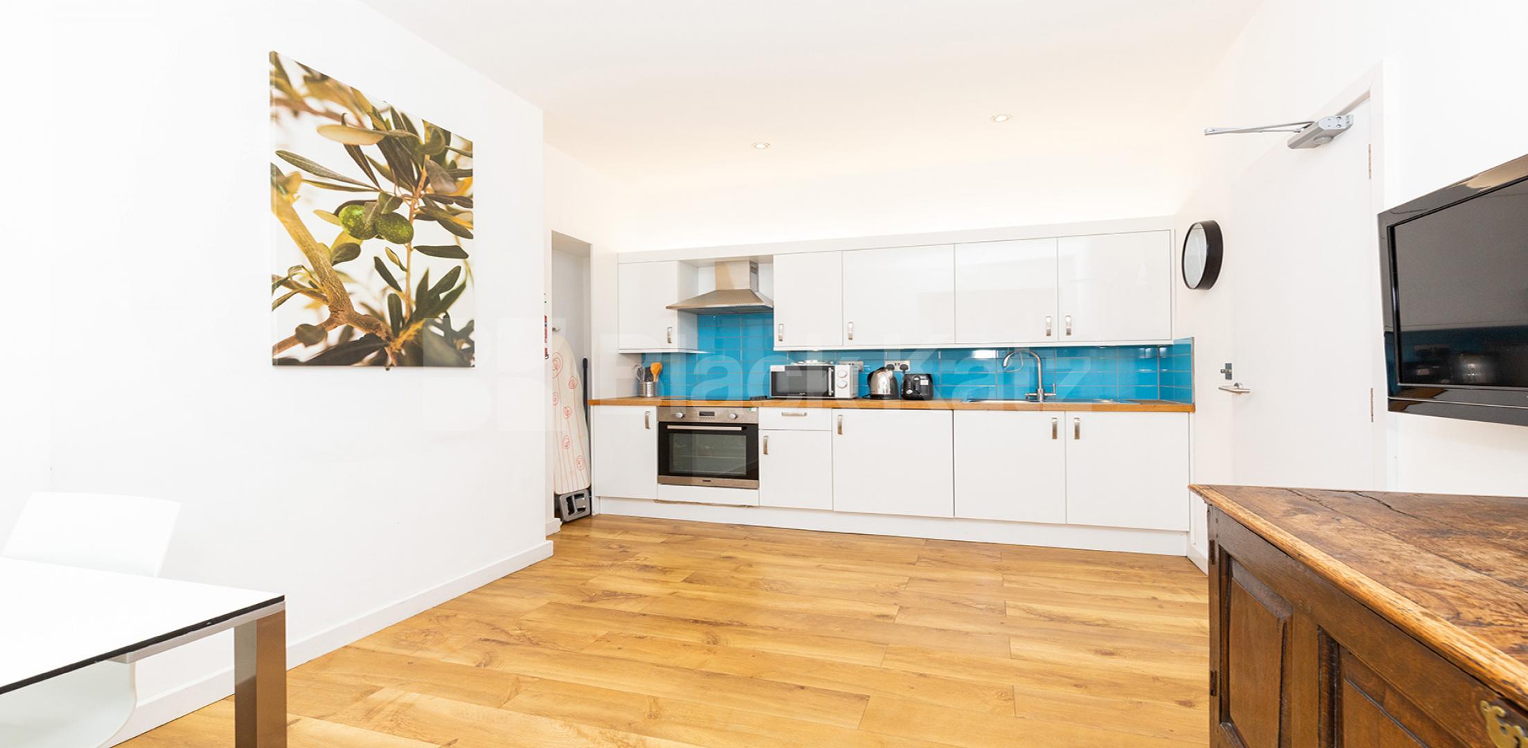 Wonderfully airy 1 Bedroom, Furnished Flat in Byng Place WC1E